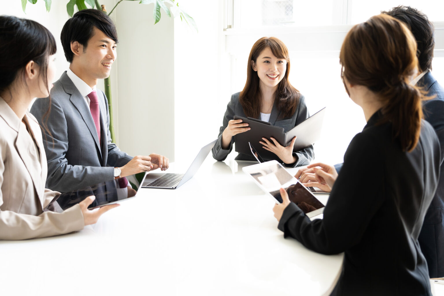 「5W1H」とは？順番や要素の意味・例文と派生フレームワークも | TRANS.Biz